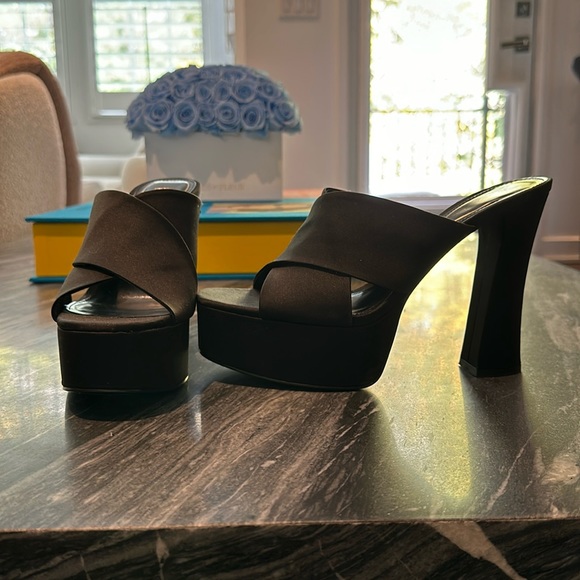 Zara | Shoes | Like New Only Worn 2x Super Comfortable Light Scuffing ...